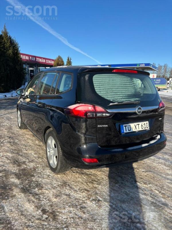 Melns Opel Zafira 2016 Cēsis, ar dzinēja tilpumu 1.60 L un nobraukumu 195 tūkst. km par 8000 €, foto 4 vietnē AUTOMOTO.COM.LV