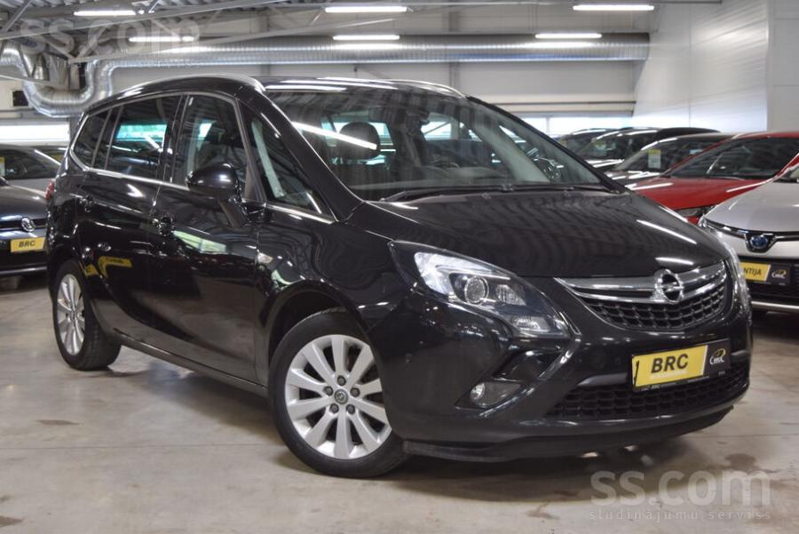 Black Opel Zafira 2016 in Riga, with an engine capacity of 1.60 L and mileage of 242 thousand km for 6500 €, photo 1 on AUTOMOTO.COM.LV