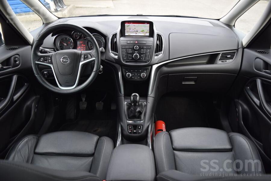 Black Opel Zafira 2016 in Riga, with an engine capacity of 1.60 L and mileage of 242 thousand km for 6500 €, photo 5 on AUTOMOTO.COM.LV