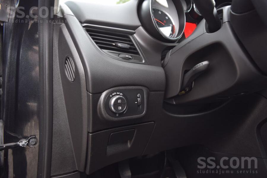 Black Opel Zafira 2016 in Riga, with an engine capacity of 1.60 L and mileage of 242 thousand km for 6500 €, photo 10 on AUTOMOTO.COM.LV