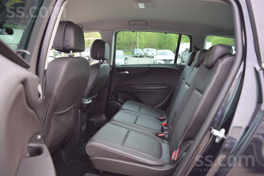 Black Opel Zafira 2016 in Riga, with an engine capacity of 1.60 L and mileage of 242 thousand km for 6500 €, photo 15 on AUTOMOTO.COM.LV