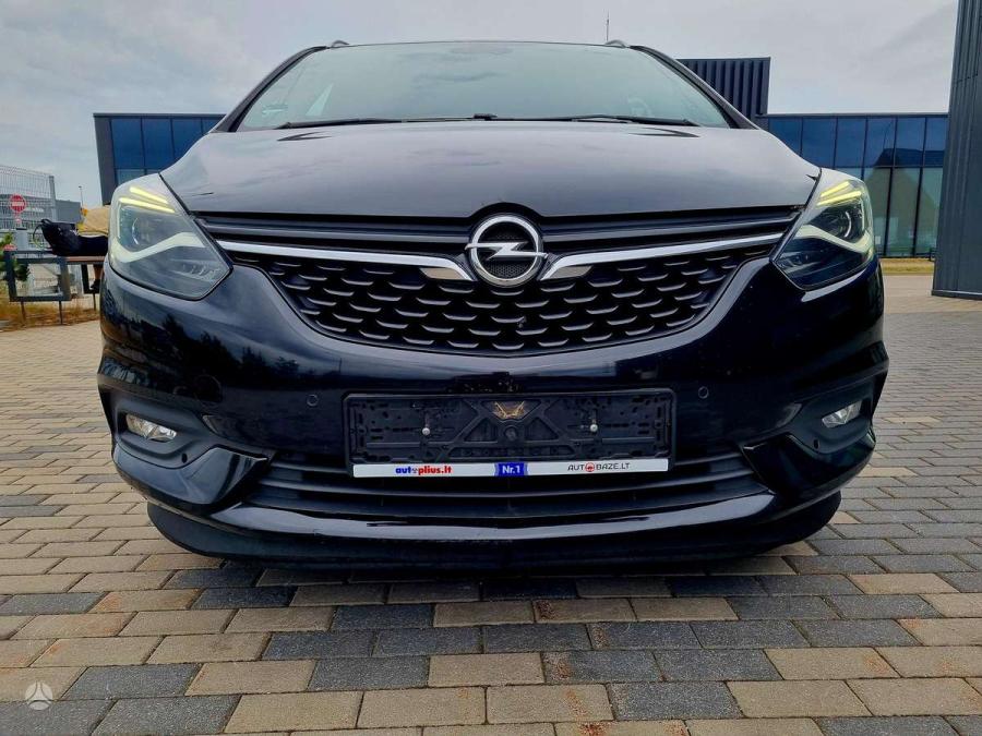 Black Opel Zafira 2016 in Siauliai, with an engine capacity of 1.60 L and mileage of 290 thousand km for 7300 €, photo 5 on AUTOMOTO.COM.LV