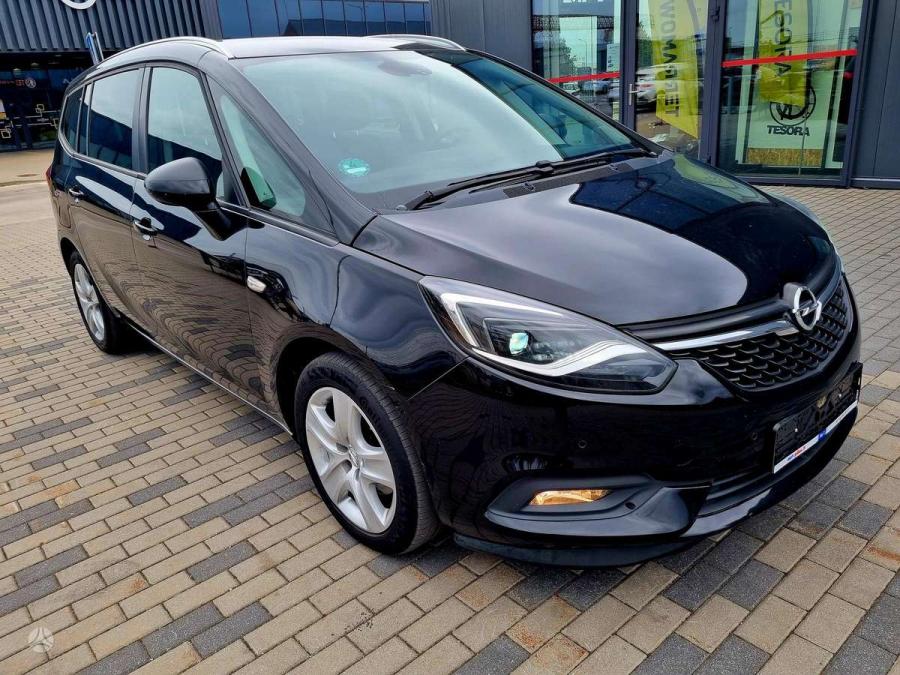 Black Opel Zafira 2016 in Siauliai, with an engine capacity of 1.60 L and mileage of 290 thousand km for 7300 €, photo 6 on AUTOMOTO.COM.LV