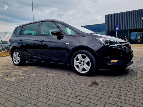 Black Opel Zafira 2016 in Siauliai, with an engine capacity of 1.60 L and mileage of 290 thousand km for 7300 €, photo 6 on AUTOMOTO.COM.LV