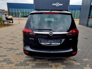 Black Opel Zafira 2016 in Siauliai, with an engine capacity of 1.60 L and mileage of 290 thousand km for 7300 €, photo 12 on AUTOMOTO.COM.LV