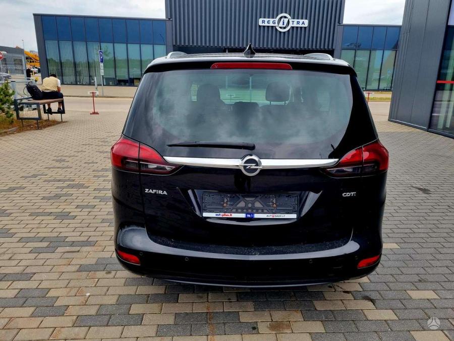 Black Opel Zafira 2016 in Siauliai, with an engine capacity of 1.60 L and mileage of 290 thousand km for 7300 €, photo 12 on AUTOMOTO.COM.LV