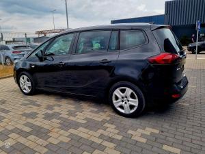 Black Opel Zafira 2016 in Siauliai, with an engine capacity of 1.60 L and mileage of 290 thousand km for 7300 €, photo 14 on AUTOMOTO.COM.LV