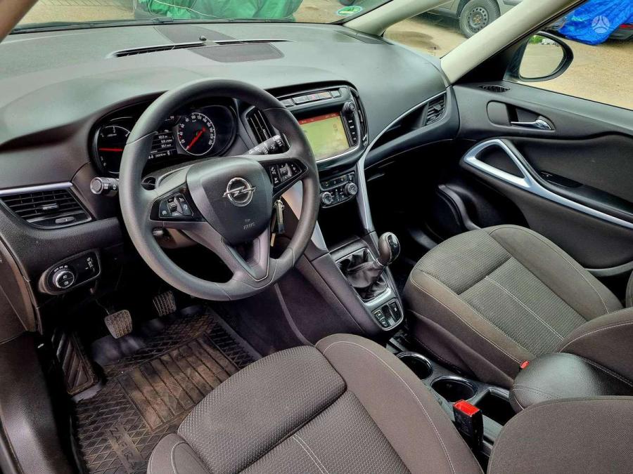 Black Opel Zafira 2016 in Siauliai, with an engine capacity of 1.60 L and mileage of 290 thousand km for 7300 €, photo 20 on AUTOMOTO.COM.LV