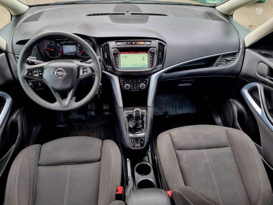 Black Opel Zafira 2016 in Siauliai, with an engine capacity of 1.60 L and mileage of 290 thousand km for 7300 €, photo 21 on AUTOMOTO.COM.LV