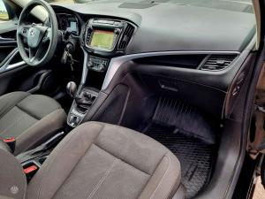 Black Opel Zafira 2016 in Siauliai, with an engine capacity of 1.60 L and mileage of 290 thousand km for 7300 €, photo 27 on AUTOMOTO.COM.LV