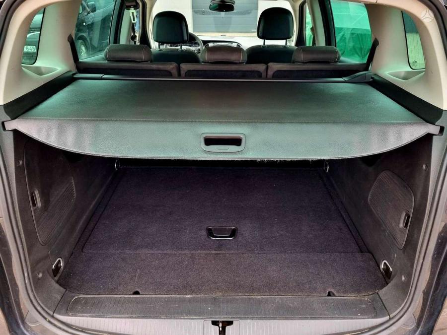 Black Opel Zafira 2016 in Siauliai, with an engine capacity of 1.60 L and mileage of 290 thousand km for 7300 €, photo 31 on AUTOMOTO.COM.LV