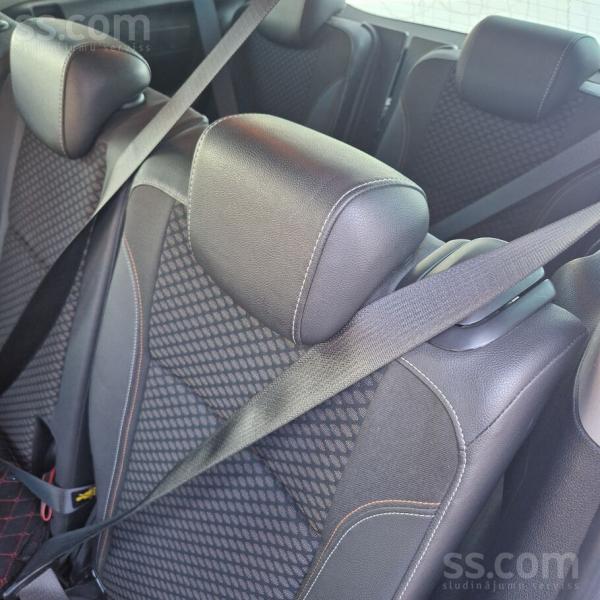Black Opel Zafira 2016 in Gulbene, with an engine capacity of 2.00 L and mileage of 283 thousand km for 2300 €, photo 4 on AUTOMOTO.COM.LV