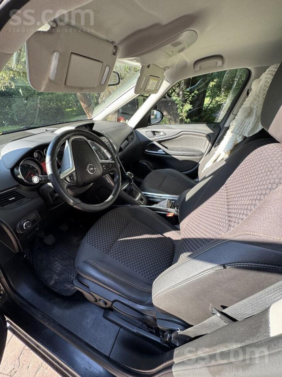 Melns Opel Zafira 2016 Rēzekne, ar dzinēja tilpumu 2.00 L un nobraukumu 177 tūkst. km par 6000 €, foto 4 vietnē AUTOMOTO.COM.LV