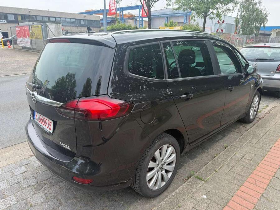Melns Opel Zafira 2016 Panevēža, ar dzinēja tilpumu 1.36 L un nobraukumu 228 tūkst. km par 4000 €, foto 1 vietnē AUTOMOTO.COM.LV