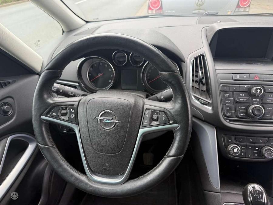 Melns Opel Zafira 2016 Panevēža, ar dzinēja tilpumu 1.36 L un nobraukumu 228 tūkst. km par 4000 €, foto 8 vietnē AUTOMOTO.COM.LV