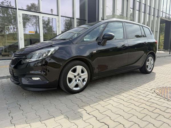 Melns Opel Zafira 2016 Viļņa, ar dzinēja tilpumu 1.96 L un nobraukumu 192 tūkst. km par 7900 €, foto 4 vietnē AUTOMOTO.COM.LV