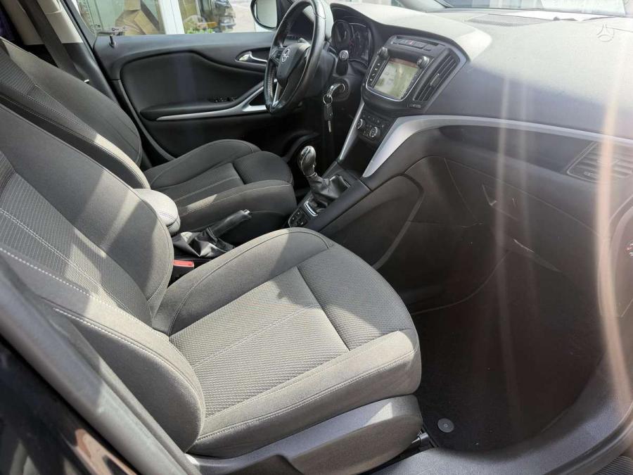 Melns Opel Zafira 2016 Viļņa, ar dzinēja tilpumu 1.96 L un nobraukumu 192 tūkst. km par 7900 €, foto 12 vietnē AUTOMOTO.COM.LV