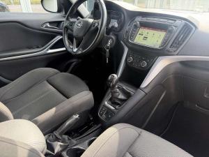 Melns Opel Zafira 2016 Viļņa, ar dzinēja tilpumu 1.96 L un nobraukumu 192 tūkst. km par 7900 €, foto 19 vietnē AUTOMOTO.COM.LV