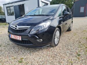 Black Opel Zafira 2016 in Cesis, with an engine capacity of 1.60 L and mileage of 235 thousand km for 7550 €, photo 3 on AUTOMOTO.COM.LV