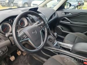 Black Opel Zafira 2016 in Cesis, with an engine capacity of 1.60 L and mileage of 235 thousand km for 7550 €, photo 7 on AUTOMOTO.COM.LV