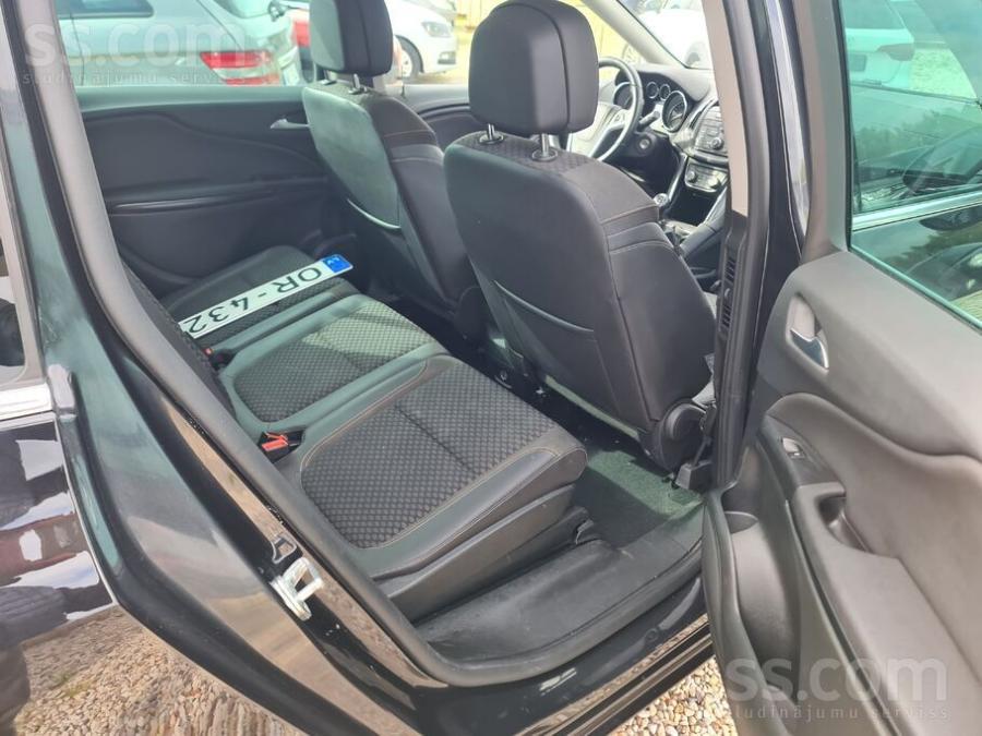 Black Opel Zafira 2016 in Cesis, with an engine capacity of 1.60 L and mileage of 235 thousand km for 7550 €, photo 11 on AUTOMOTO.COM.LV