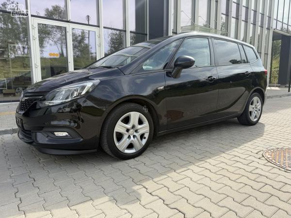 Black Opel Zafira 2016 in Vilnius, with an engine capacity of 2.00 L and mileage of 190 thousand km for 7200 €, photo 4 on AUTOMOTO.COM.LV