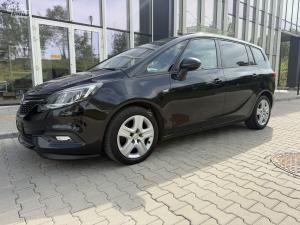 Black Opel Zafira 2016 in Vilnius, with an engine capacity of 2.00 L and mileage of 190 thousand km for 7200 €, photo 4 on AUTOMOTO.COM.LV