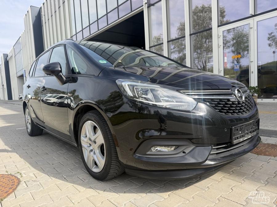 Black Opel Zafira 2016 in Vilnius, with an engine capacity of 2.00 L and mileage of 190 thousand km for 7200 €, photo 8 on AUTOMOTO.COM.LV