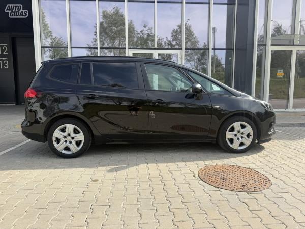 Black Opel Zafira 2016 in Vilnius, with an engine capacity of 2.00 L and mileage of 190 thousand km for 7200 €, photo 10 on AUTOMOTO.COM.LV