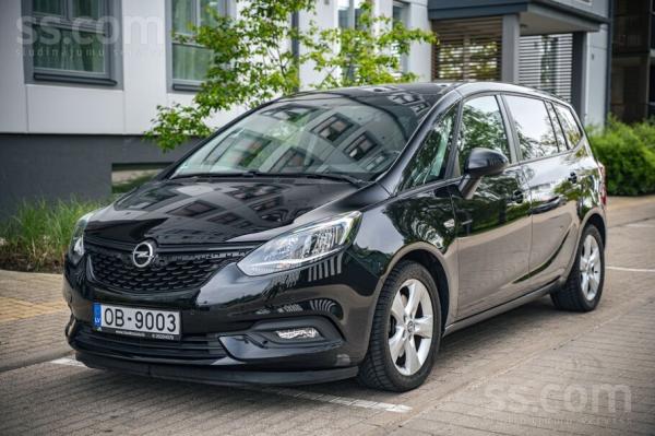 Melns Opel Zafira 2017 Rīga, ar dzinēja tilpumu 2.00 L un nobraukumu 183 tūkst. km par 7990 €, foto 1 vietnē AUTOMOTO.COM.LV