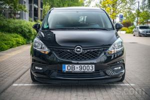 Black Opel Zafira 2017 in Riga, with an engine capacity of 2.00 L and mileage of 183 thousand km for 7990 €, photo 2 on AUTOMOTO.COM.LV