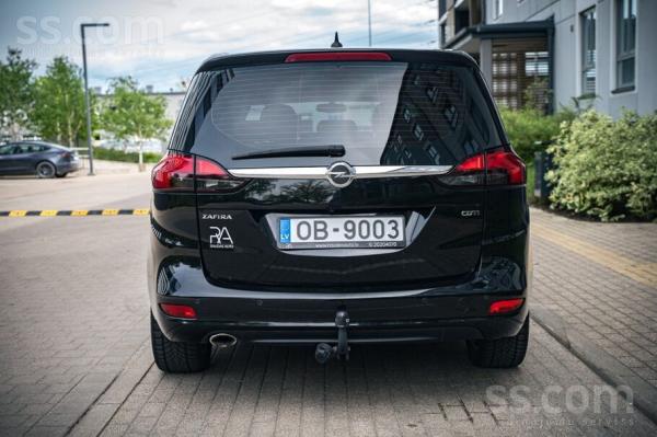 Melns Opel Zafira 2017 Rīga, ar dzinēja tilpumu 2.00 L un nobraukumu 183 tūkst. km par 7990 €, foto 5 vietnē AUTOMOTO.COM.LV