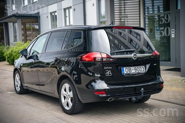 Melns Opel Zafira 2017 Rīga, ar dzinēja tilpumu 2.00 L un nobraukumu 183 tūkst. km par 7990 €, foto 6 vietnē AUTOMOTO.COM.LV
