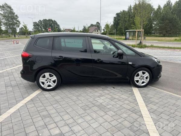 Black Opel Zafira 2017 in Jelgava, with an engine capacity of 2.00 L and mileage of 0 thousand km for 10350 €, photo 10 on AUTOMOTO.COM.LV