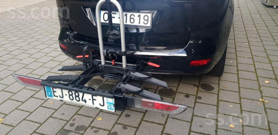 Black Opel Zafira 2017 in Jurmala, with an engine capacity of 2.00 L and mileage of 229 thousand km for 7200 €, photo 8 on AUTOMOTO.COM.LV