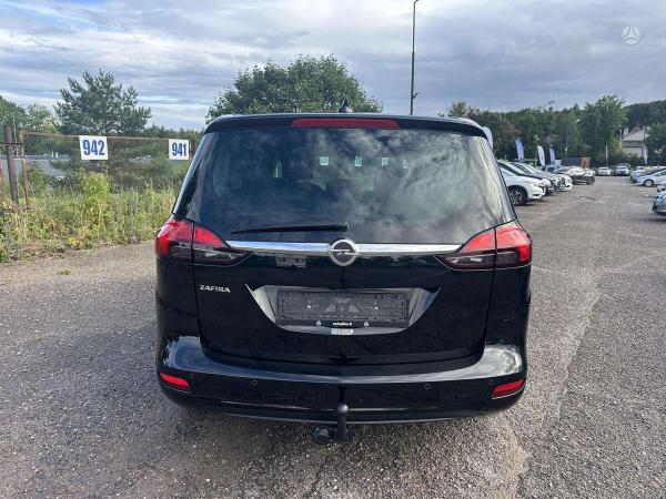 Opel Zafira 2017 in Alytus on AUTOMOTO.COM.LV Black Opel Zafira 2017 in Alytus, with an engine capacity of 1.60 L and mileage of 285 thousand km for 7900 €, photo 7 on AUTOMOTO.COM.LV