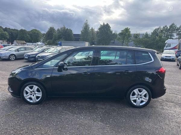 Opel Zafira 2017 in Alytus on AUTOMOTO.COM.LV Black Opel Zafira 2017 in Alytus, with an engine capacity of 1.60 L and mileage of 285 thousand km for 7900 €, photo 9 on AUTOMOTO.COM.LV
