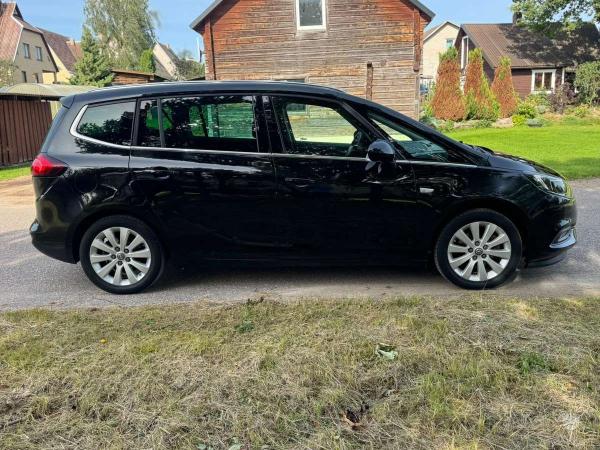 Melns Opel Zafira 2017 Utena, ar dzinēja tilpumu 1.36 L un nobraukumu 157 tūkst. km par 6200 €, foto 5 vietnē AUTOMOTO.COM.LV