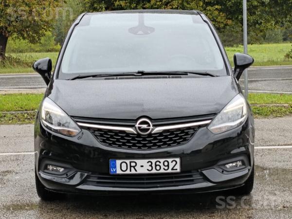 Melns Opel Zafira 2017 Ogre, ar dzinēja tilpumu 1.40 L un nobraukumu 250 tūkst. km par 7250 €, foto 3 vietnē AUTOMOTO.COM.LV