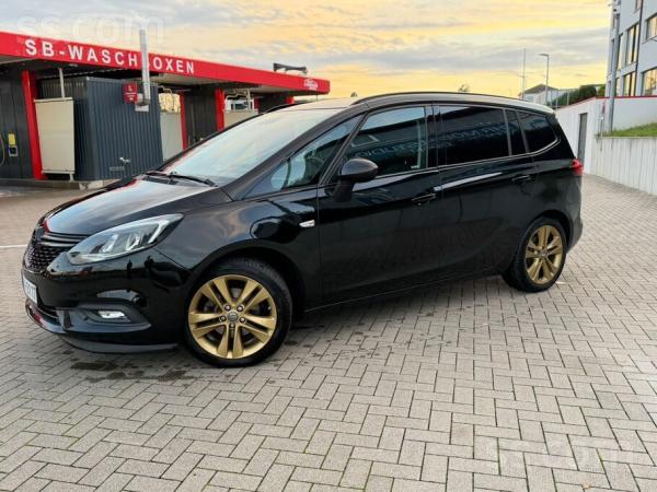 Black Opel Zafira 2017 in Jelgava, with an engine capacity of 1.60 L and mileage of 278 thousand km for 8200 €, photo 6 on AUTOMOTO.COM.LV