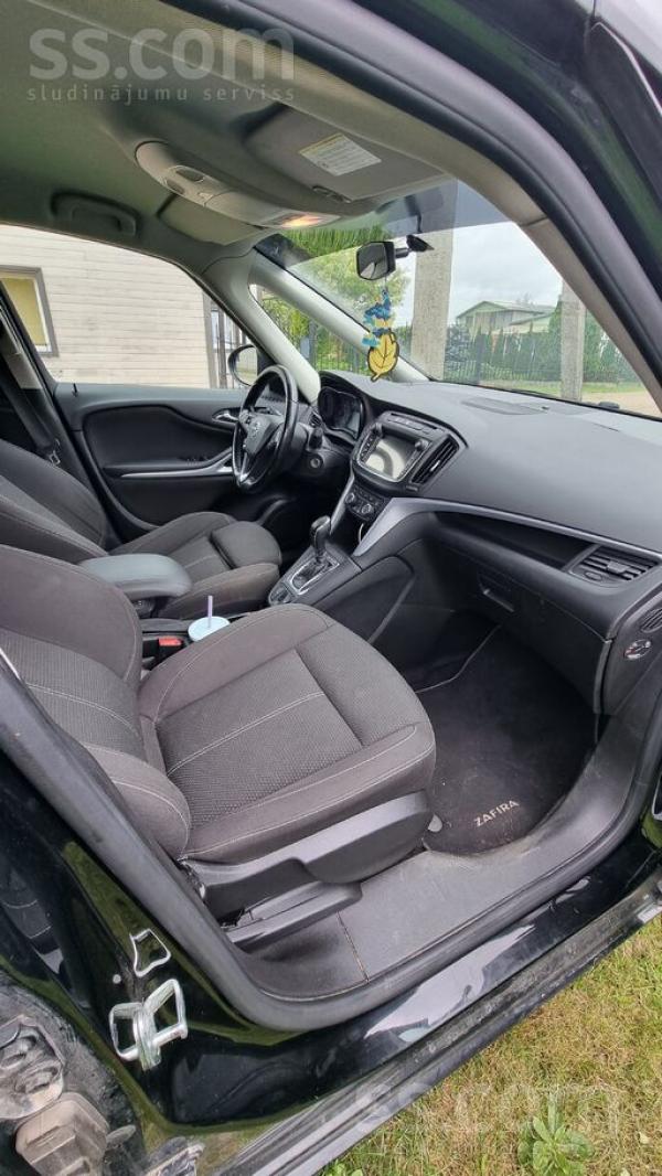 Melns Opel Zafira 2017 Jēkabpils, ar dzinēja tilpumu 2.00 L un nobraukumu 201 tūkst. km par 7500 €, foto 11 vietnē AUTOMOTO.COM.LV
