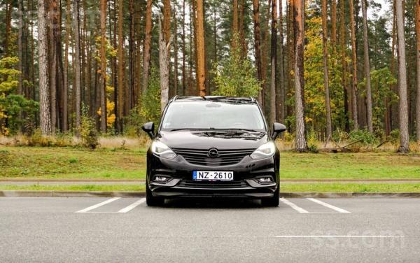 Black Opel Zafira 2018 in Riga, with an engine capacity of 1.60 L and mileage of 186 thousand km for 8590 €, photo 3 on AUTOMOTO.COM.LV