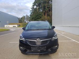 Black Opel Zafira 2018 in Riga, with an engine capacity of 2.00 L and mileage of 184 thousand km for 10290 €, photo 2 on AUTOMOTO.COM.LV