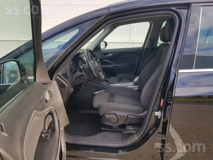 Black Opel Zafira 2018 in Riga, with an engine capacity of 2.00 L and mileage of 184 thousand km for 10290 €, photo 9 on AUTOMOTO.COM.LV