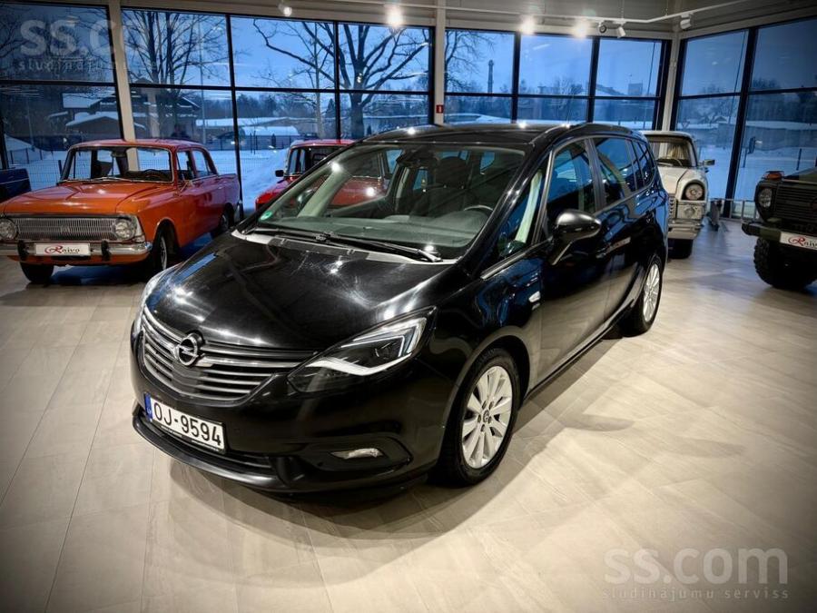 Black Opel Zafira 2018 in Dobele, with an engine capacity of 2.00 L and mileage of 209 thousand km for 10950 €, photo 7 on AUTOMOTO.COM.LV