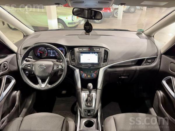 Black Opel Zafira 2018 in Dobele, with an engine capacity of 2.00 L and mileage of 209 thousand km for 10950 €, photo 9 on AUTOMOTO.COM.LV