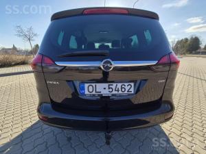 Black Opel Zafira 2018 in Saldus, with an engine capacity of 1.60 L and mileage of 123 thousand km for 9450 €, photo 5 on AUTOMOTO.COM.LV