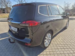 Black Opel Zafira 2018 in Saldus, with an engine capacity of 1.60 L and mileage of 123 thousand km for 9450 €, photo 6 on AUTOMOTO.COM.LV