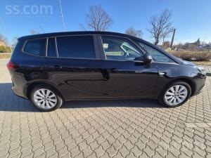 Black Opel Zafira 2018 in Saldus, with an engine capacity of 1.60 L and mileage of 123 thousand km for 9450 €, photo 7 on AUTOMOTO.COM.LV