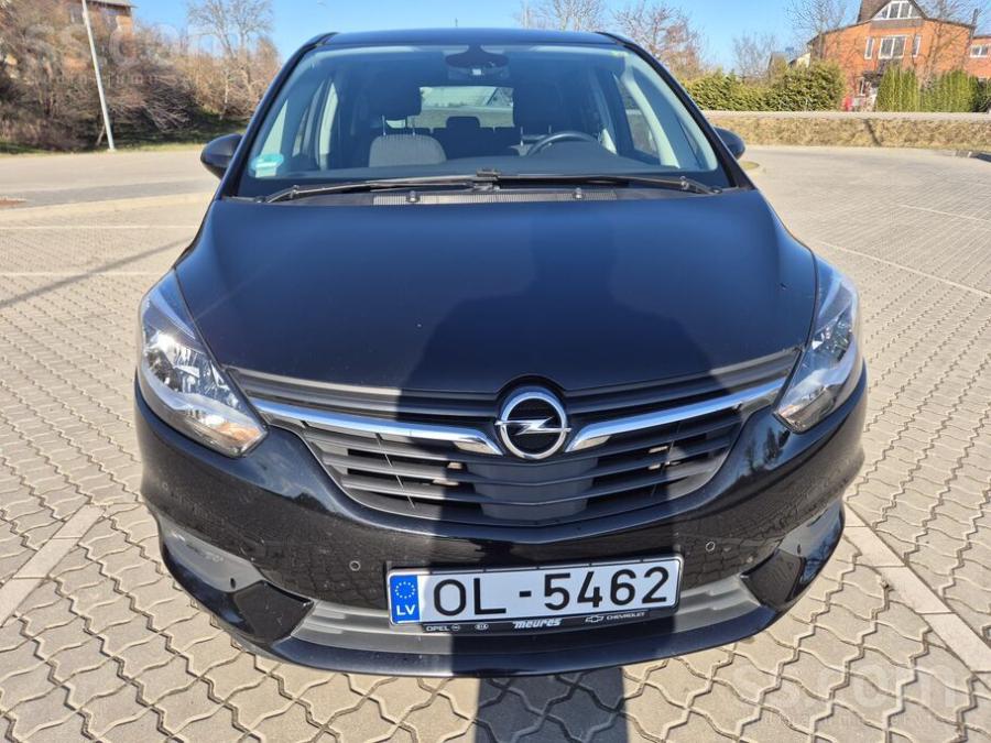 Black Opel Zafira 2018 in Saldus, with an engine capacity of 1.60 L and mileage of 123 thousand km for 9450 €, photo 9 on AUTOMOTO.COM.LV